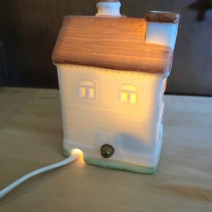Vintage Cozy Victorian House Shaped Lamp, Night Light or Small Electric ...