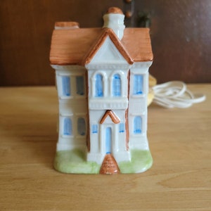 Vintage Cozy Victorian House Shaped Lamp, Night Light or Small Electric ...