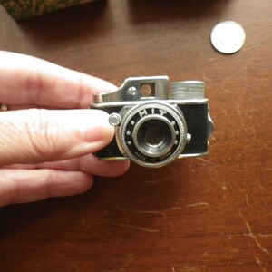 Vintage 1950s Miniature Spy Camera 2 Long by 1.4 Wide HIT Made in Japan ...