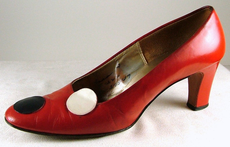 VALLEY SHOES Red Leather Pumps With Dots Size 8 AAA 8 Very Narrow - Etsy