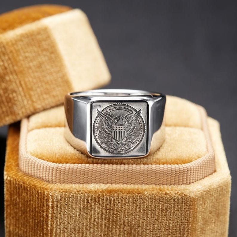 18K Gold Seal Ring – E Pluribus Unum Emblem - Etsy