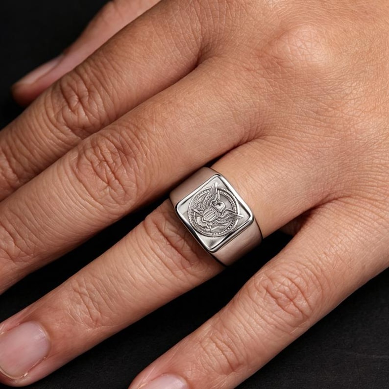 18K Gold Seal Ring – E Pluribus Unum Emblem - Etsy