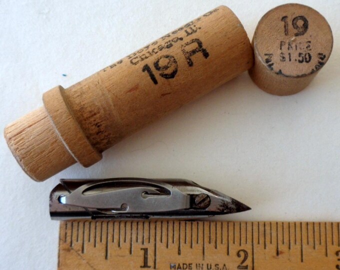 Antique BULLET SHUTTLE Bobbin Case 19 19-R Treadle Sewing Machine Part ...