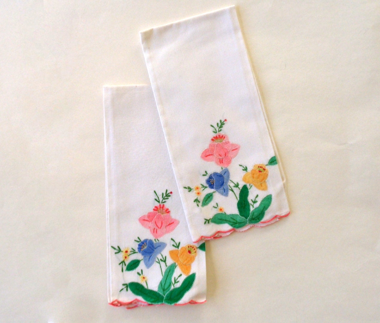 Pair Vintage Hand Applique Embroidery Fingertip Towels 14 X 22 Floral ...