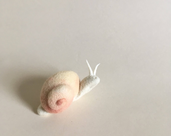 Snail Finger Puppet. Needle Felted Snail. Nursery Decoration. - Etsy