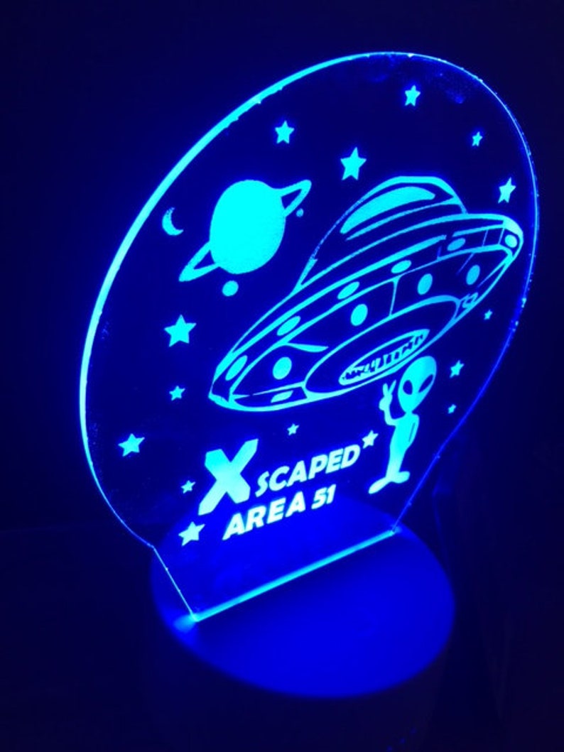 Lámpara de corte láser led alien light.aliens área 51 | Etsy