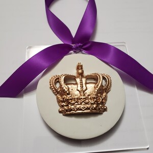 Hanging Intaglio Ornament on Acrylic - With Gold Scalloped Crown ...