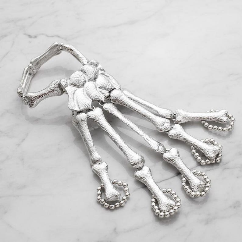 Skeleton Hand Bracelet Gothic Bone Hand Chain Halloween Cosplay Jewelry ...