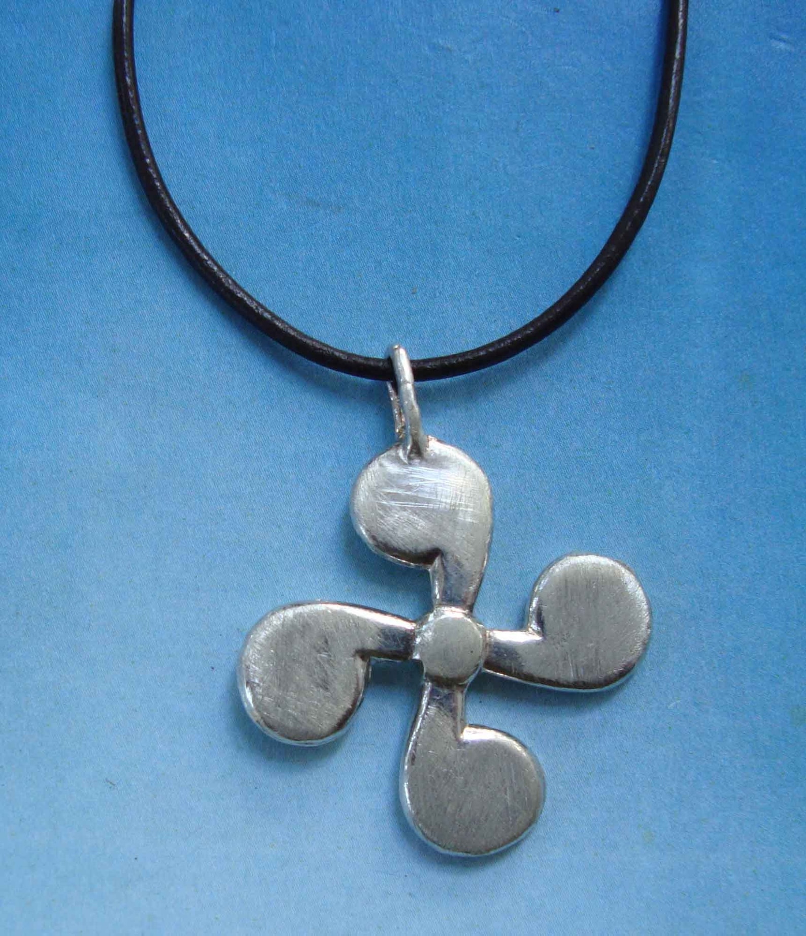 LAUBURU PENDANT Symbol of Country Basque, Triskelion Celtic With 4 Arms ...