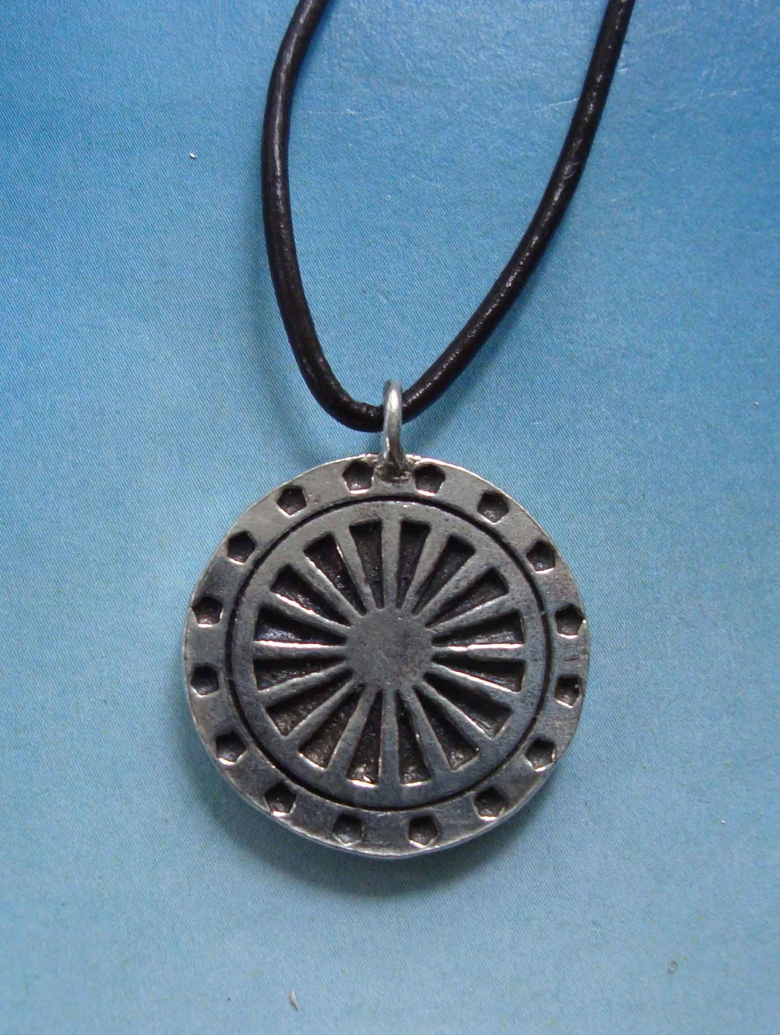 DHARMACHAKRA PENDANT, Medal Dharma Wheel Symbol Buddhist, Jewel ...