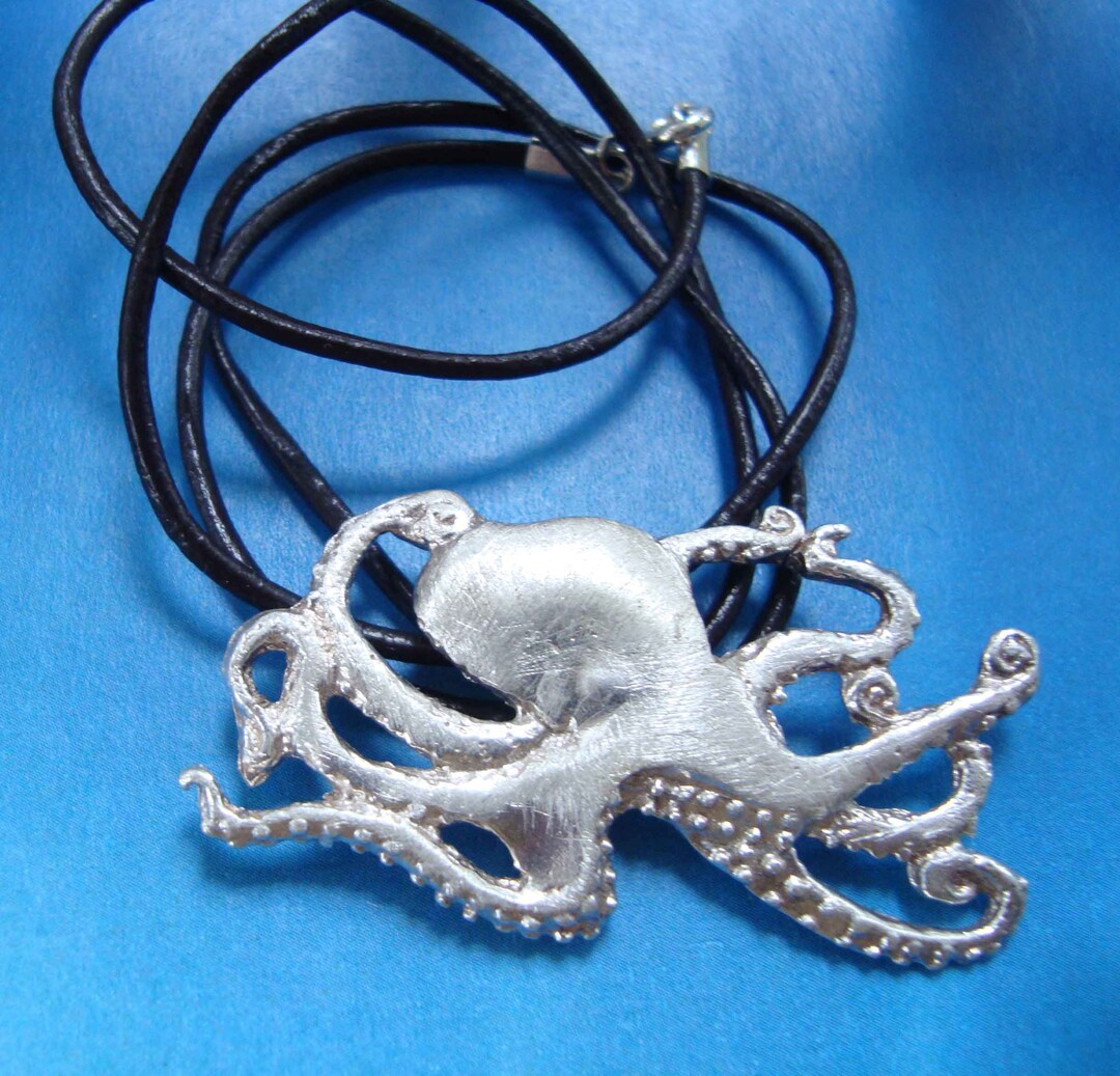OCTOPUS PENDANT Amulet Totem Marine Animal of the Sea Symbol of ...