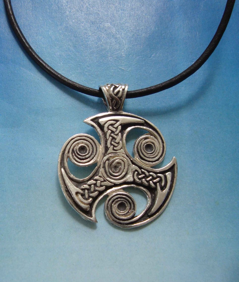Triskele Trefot Viking Triskelion Triskeles Handmade Triple Spiral ...