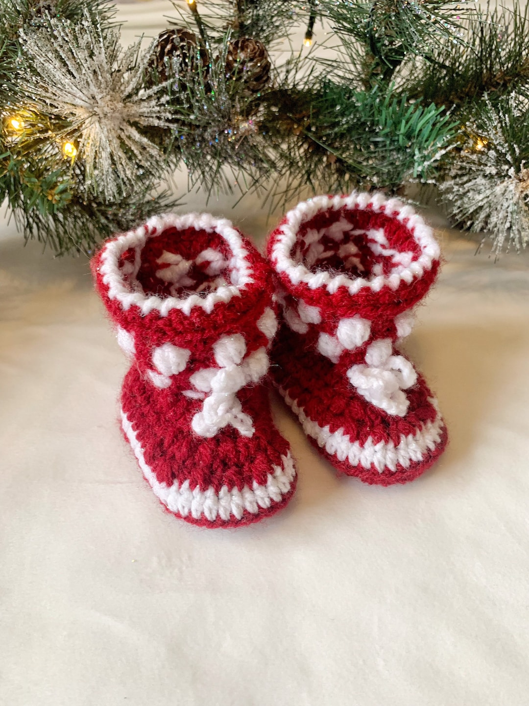 Crochet Christmas Booties, Baby Elf Shoes, Holiday Photo Prop - Etsy