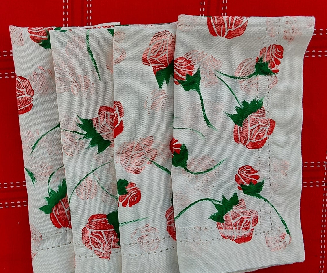 Table Napkins, Romantic Red Roses, Rosebuds Stamped on White Recycled ...
