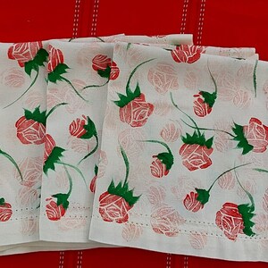 Table Napkins, Romantic Red Roses, Rosebuds Stamped on White Recycled ...