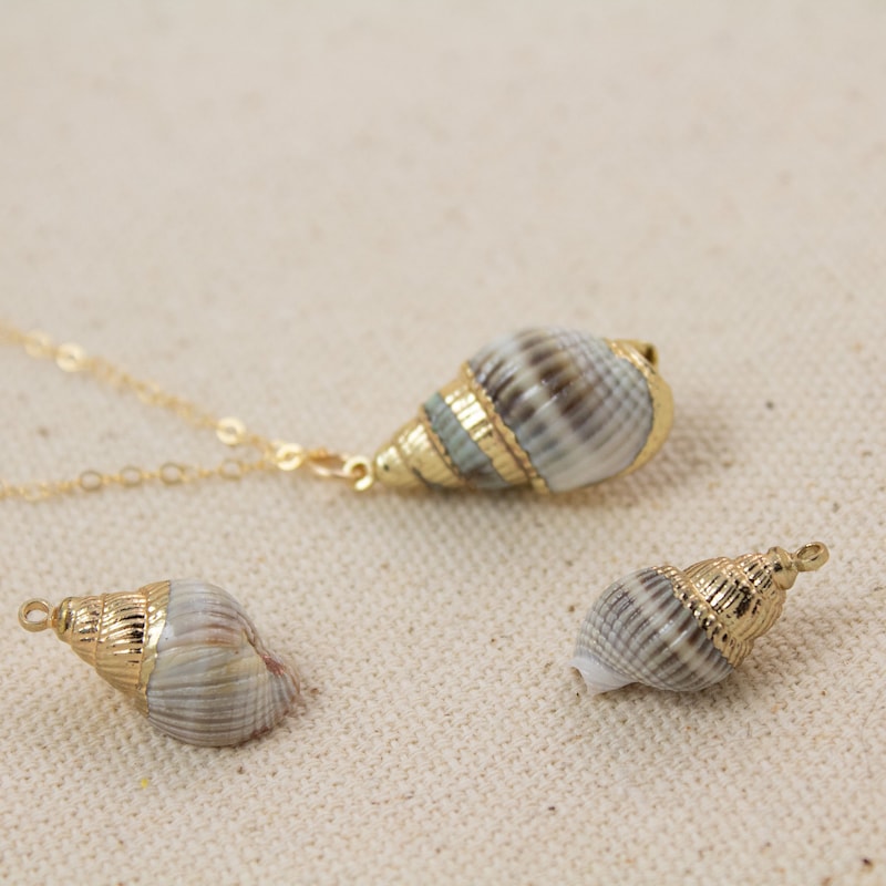 Gold Shell Necklace - Etsy