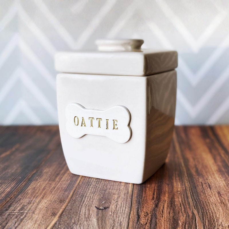 Custom Pet Gifts Treats - 60+ Gift Ideas for 2026