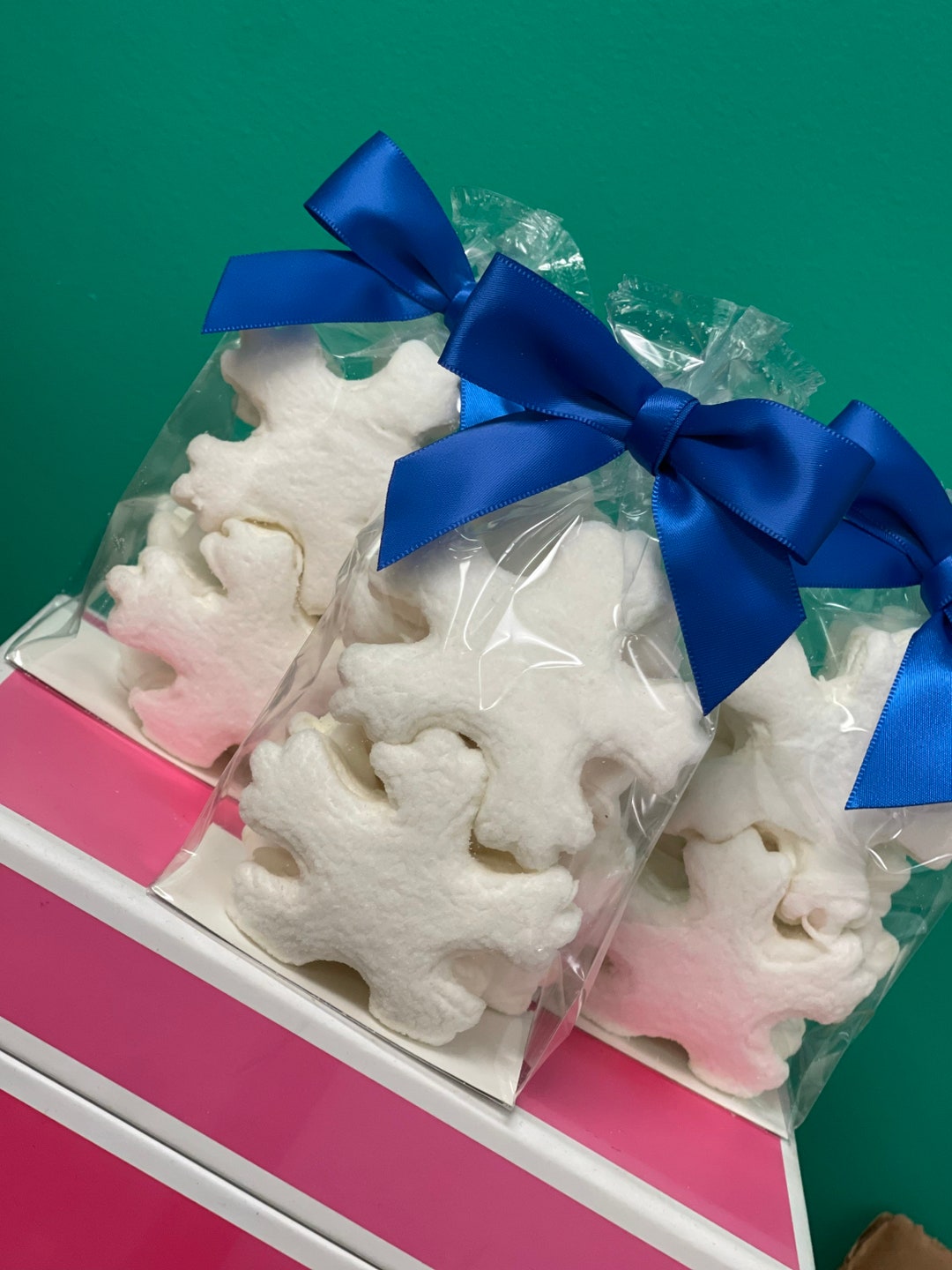 Snowflake Marshmallows to Use as Hot Chocolate Toppers for Winter ...