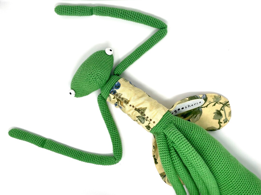 Huge Praying Mantis Crochet Plushie // Gift for Insect Lover ...