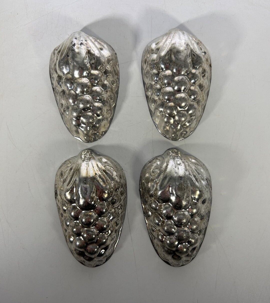 4 Vintage Grape Jello / Tart / Tartlet Tins / Molds -- 3.5 Inches Long ...