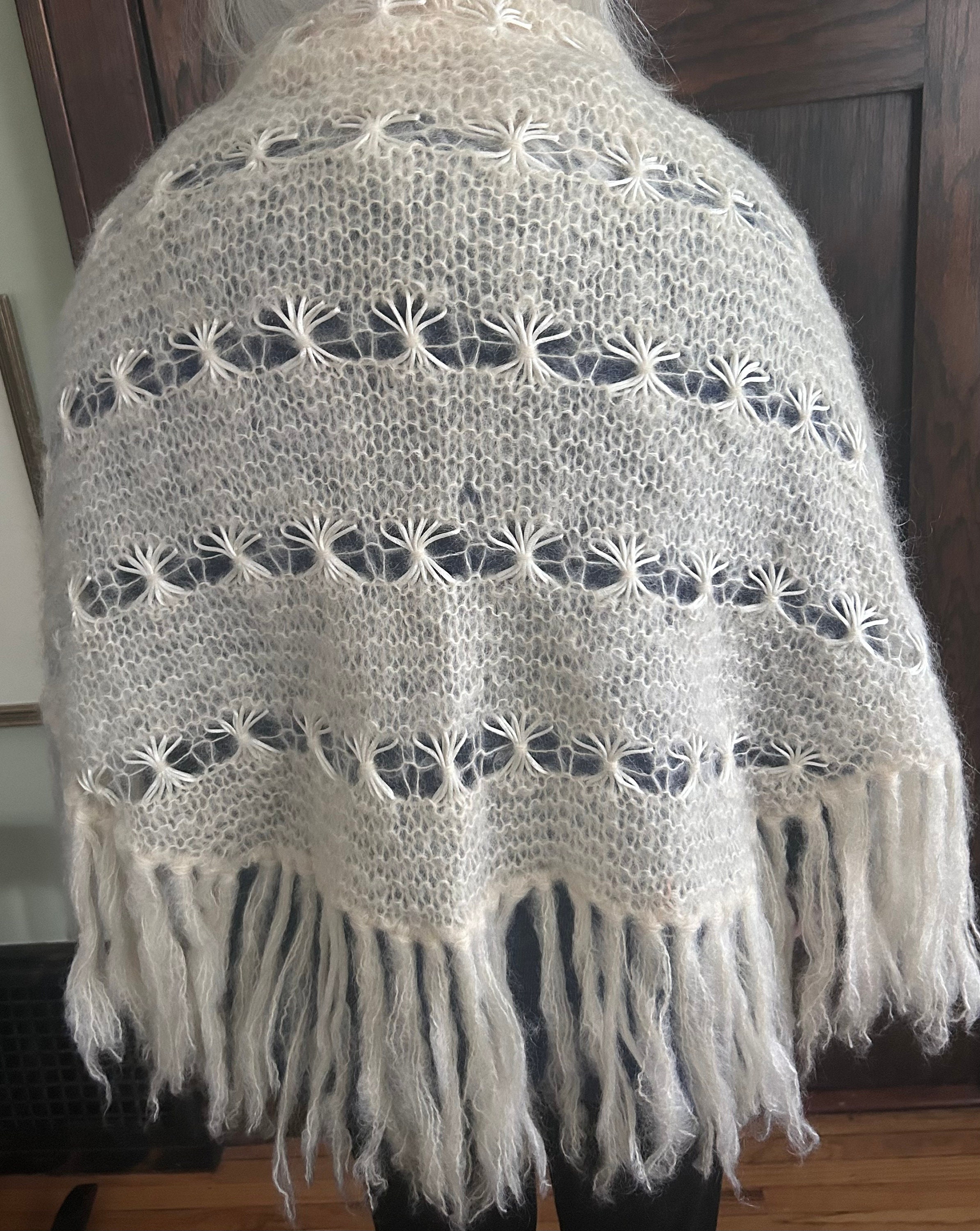 Vintage Handmade Off-white Mohair and Rayon Shawl / Wrap - Made in ...