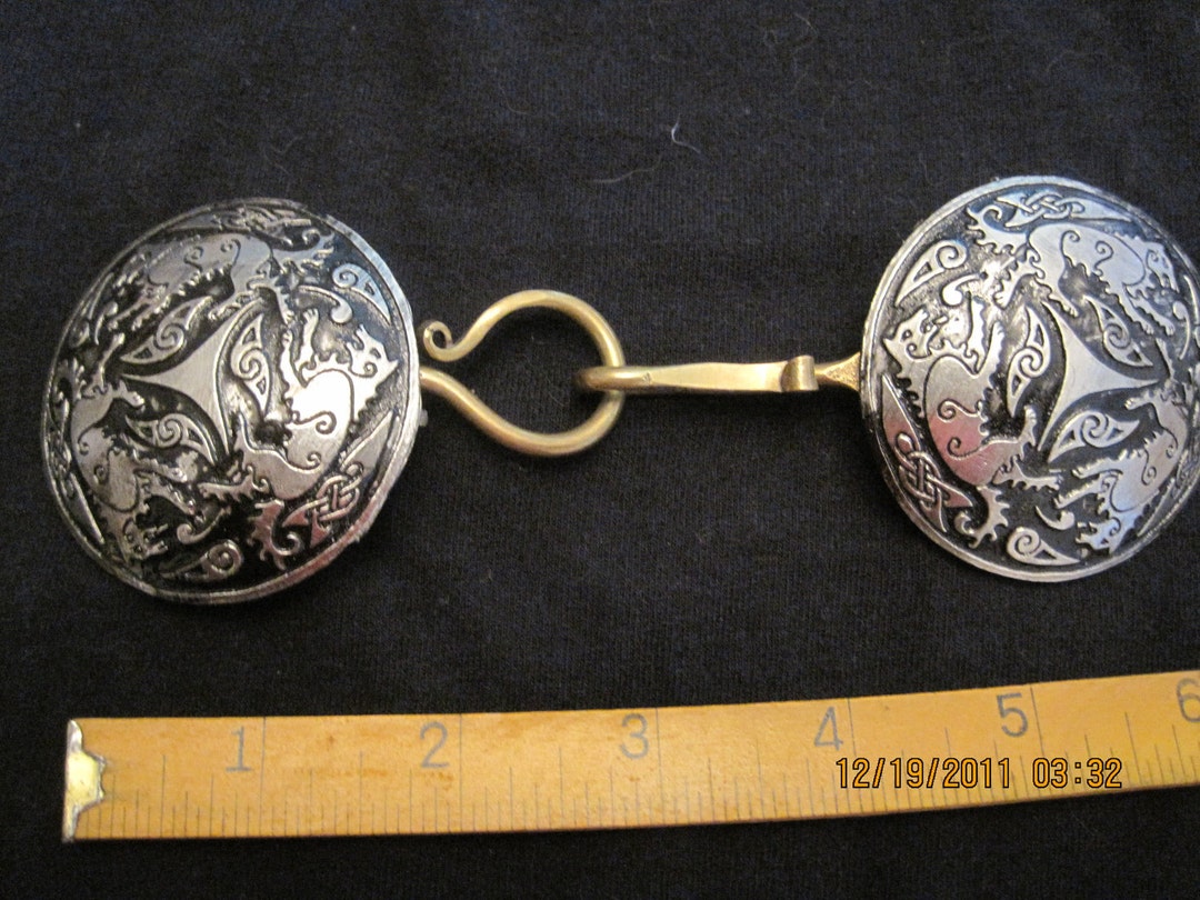 Pewter Wolf Cloak Clasp That Pins on to the Cloak - Etsy