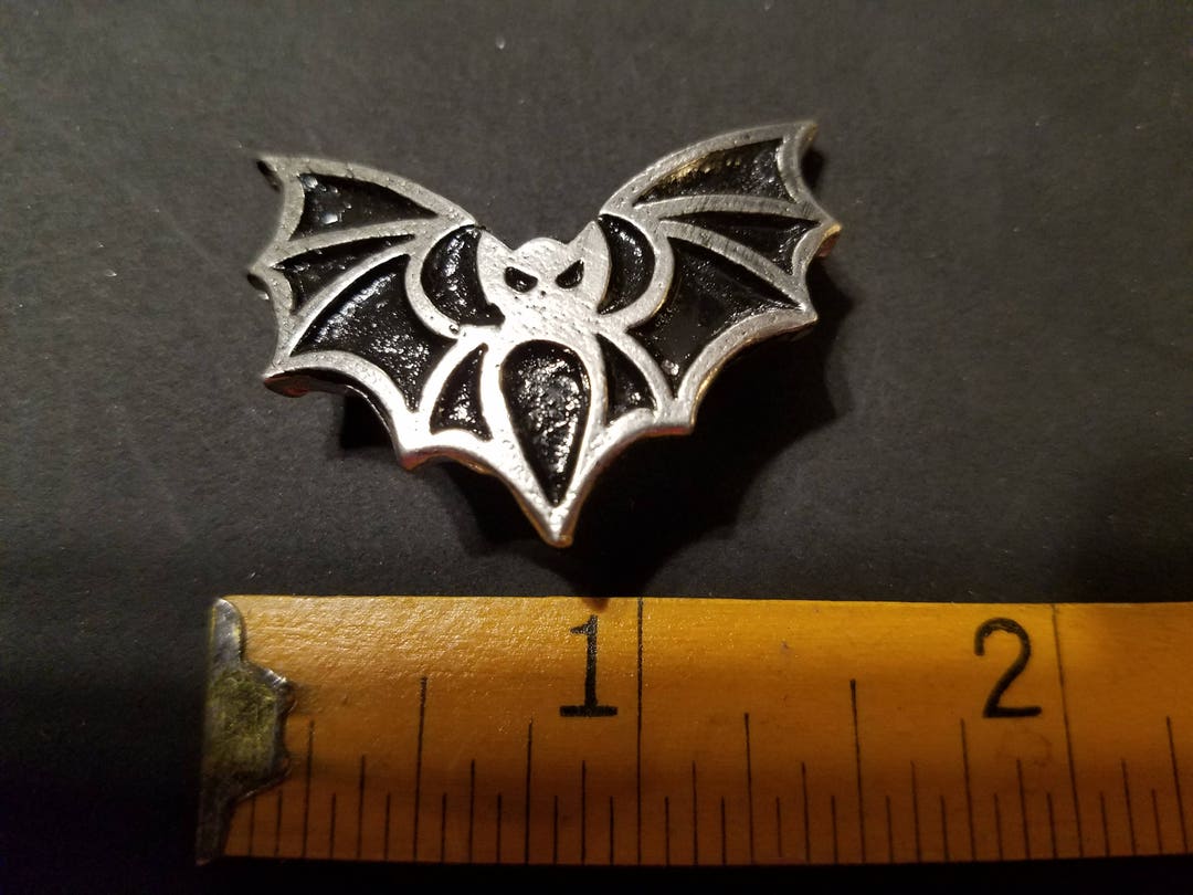 Single Pewter Bat Brooch - Etsy