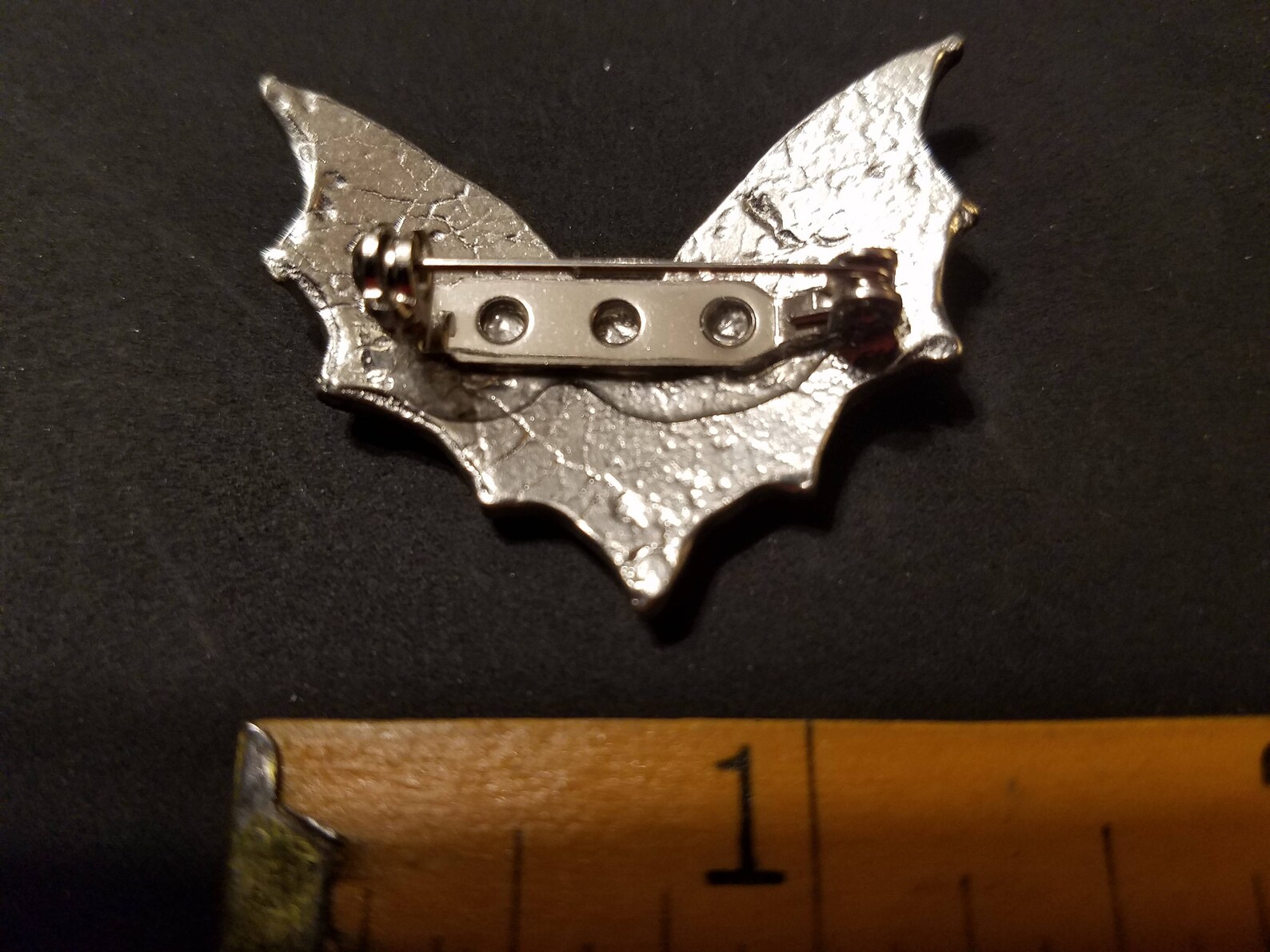 Single Pewter Bat Brooch - Etsy