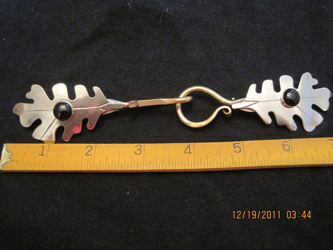 Oak Leaf Cloak Clasp With 10 Mm Onyx Pin - Etsy