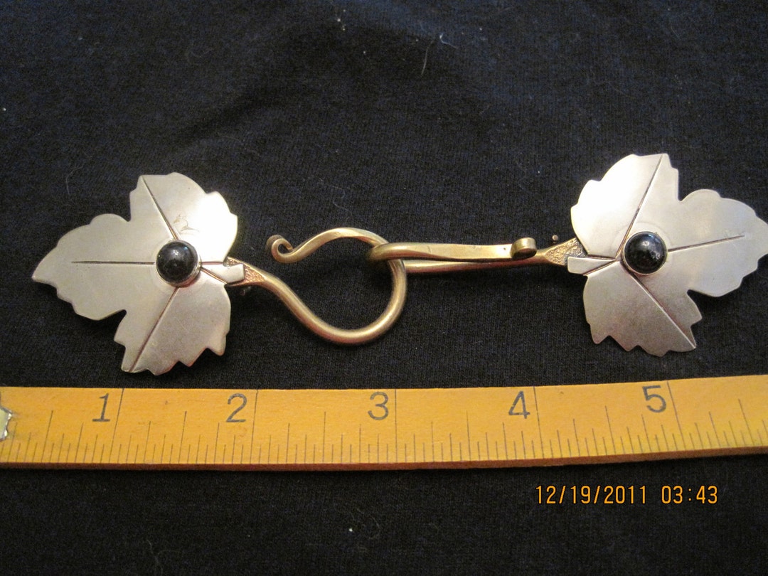 Ivy Leaf Cloak Clasp With 8 Mm This Clasp.amathists That Pins On - Etsy
