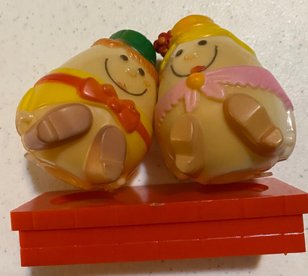 Mr. and Mrs. Humpty Dumpty Sitting on a Red Wall - Etsy