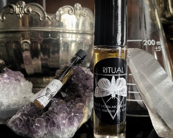 Scrying Orb Smoke, Moss, Sandalwood Rollerball Perfume Oil Vegan ...