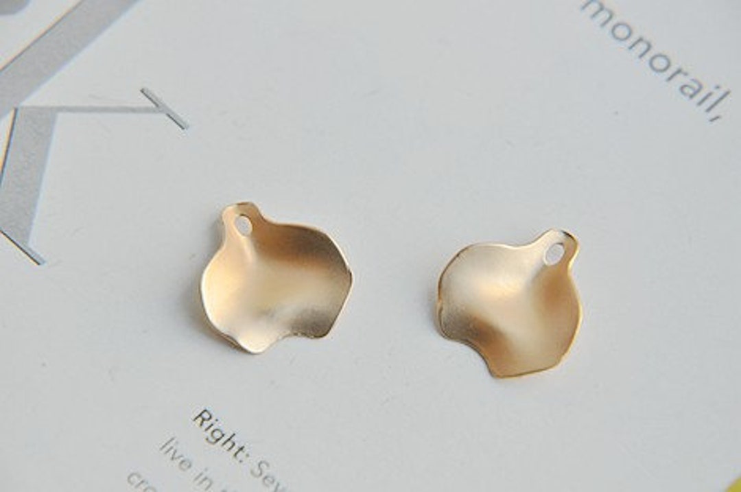 Petal Charm - Flower Brass Pendant - 10pcs Raw Brass Plating Gold ...