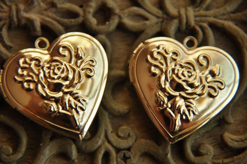 Small photo locket small gold locket engrave heart locket | Etsy