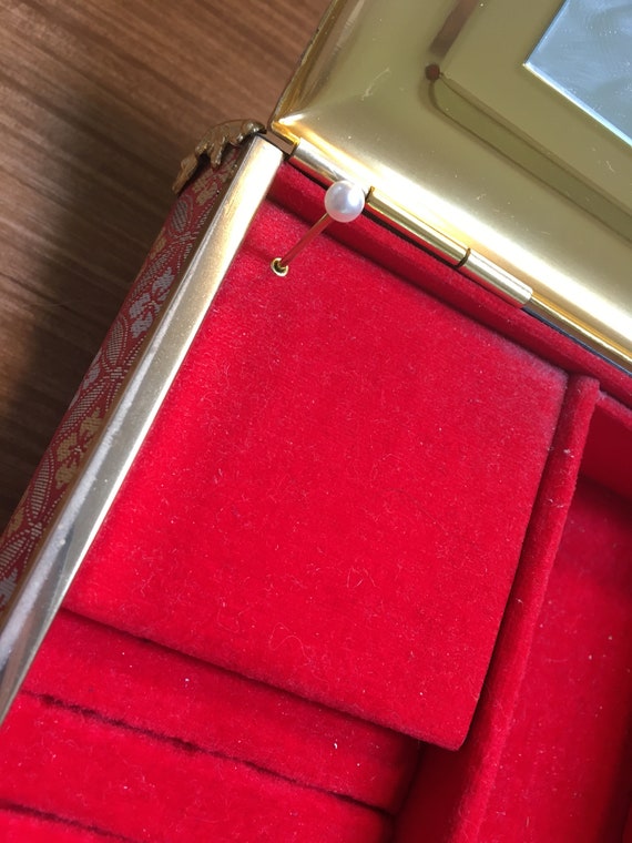 Japanese music box jewelry box. - Gem