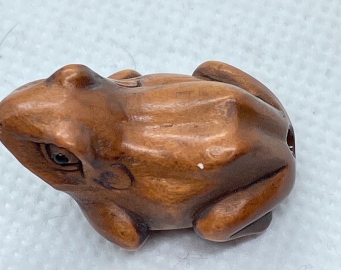 Carved Wood Frog Netsuke. - Etsy