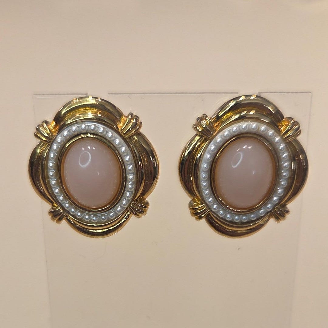 Vintage AVON Signed "victorian Spring" Gold Tone Peach Oval Pearl Stud ...