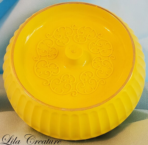 Vintage 1960s Plastic Powder Dish and Puff - Gem