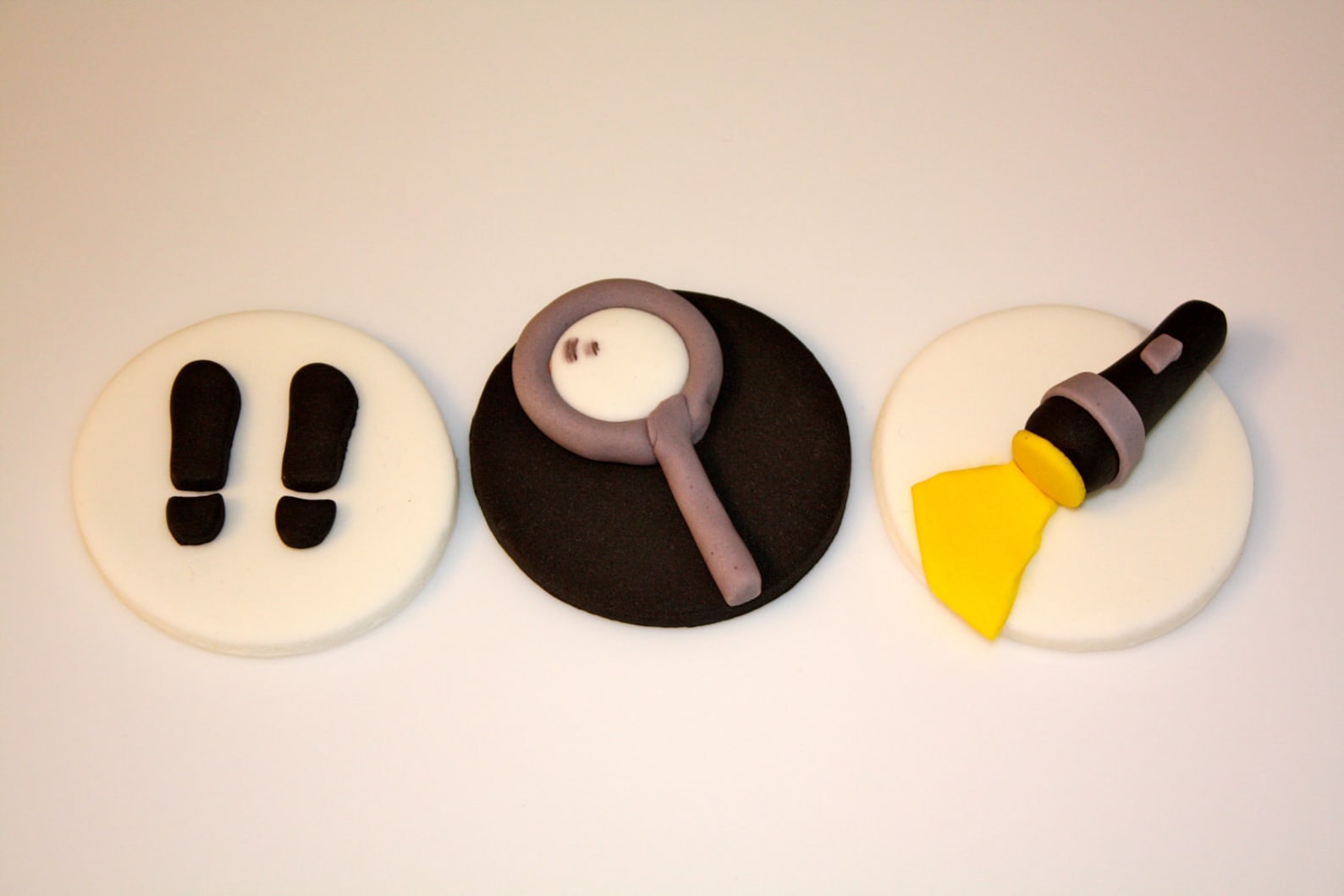 DETECTIVE CRIME SPY - Fondant Cupcake, and Cookie Toppers - 1 Dozen - Etsy