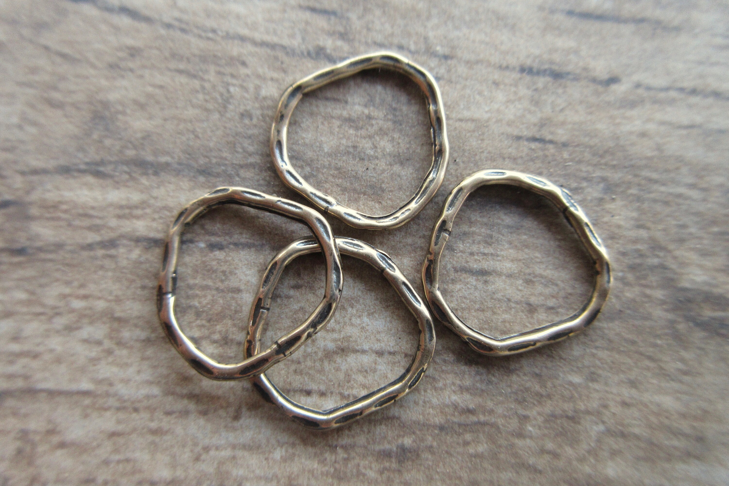 4pc Pure Bronze artisan style O Rings 15mm rustic | Etsy