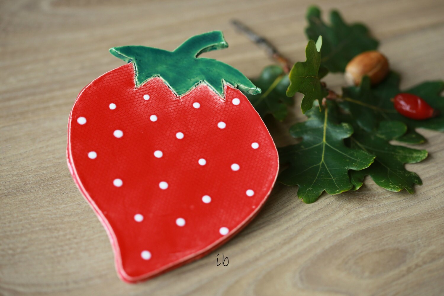 Strawberry Plate Fruit Ceramic Dish Burgundy Red Spoon Rest - Etsy