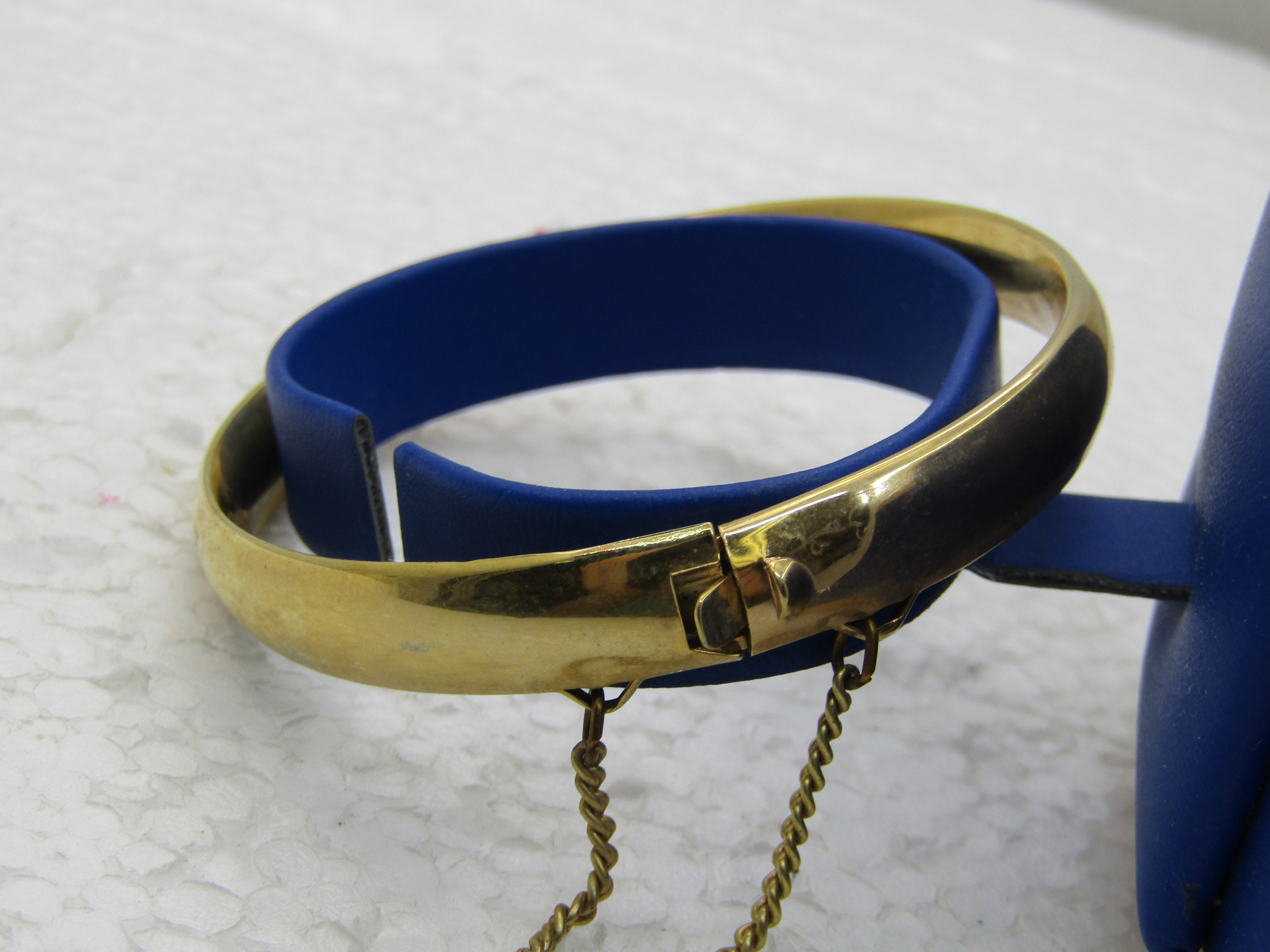 Vintage Gold Tone Hinged Clamper Bracelet, 7 Safety Chain, 8mm