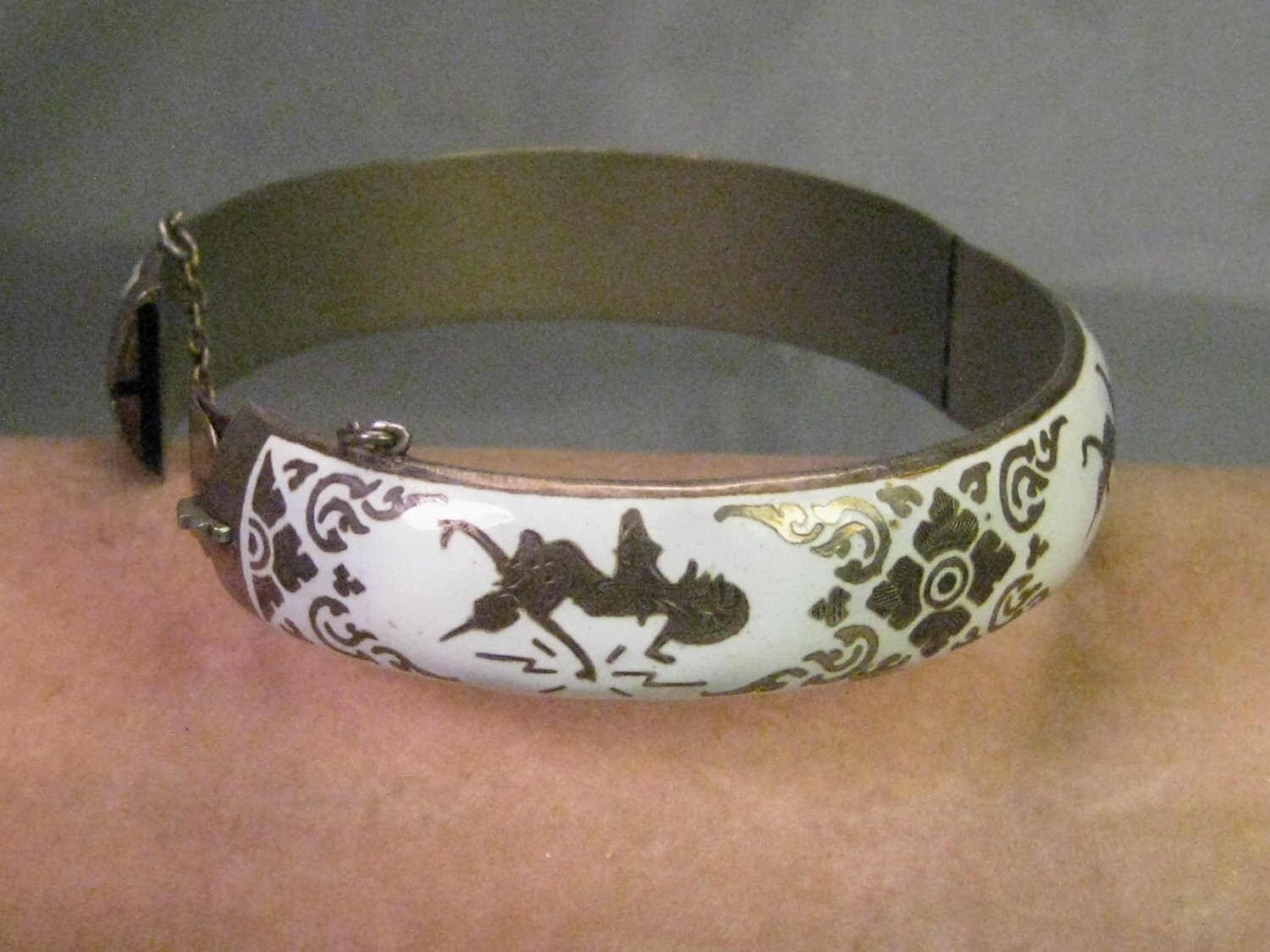 Vintage Siam White Enamel Hinged Bangle Bracelet, Sterling Silver, 7 ...