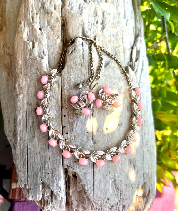Pink Lisner Moonstone Necklaces