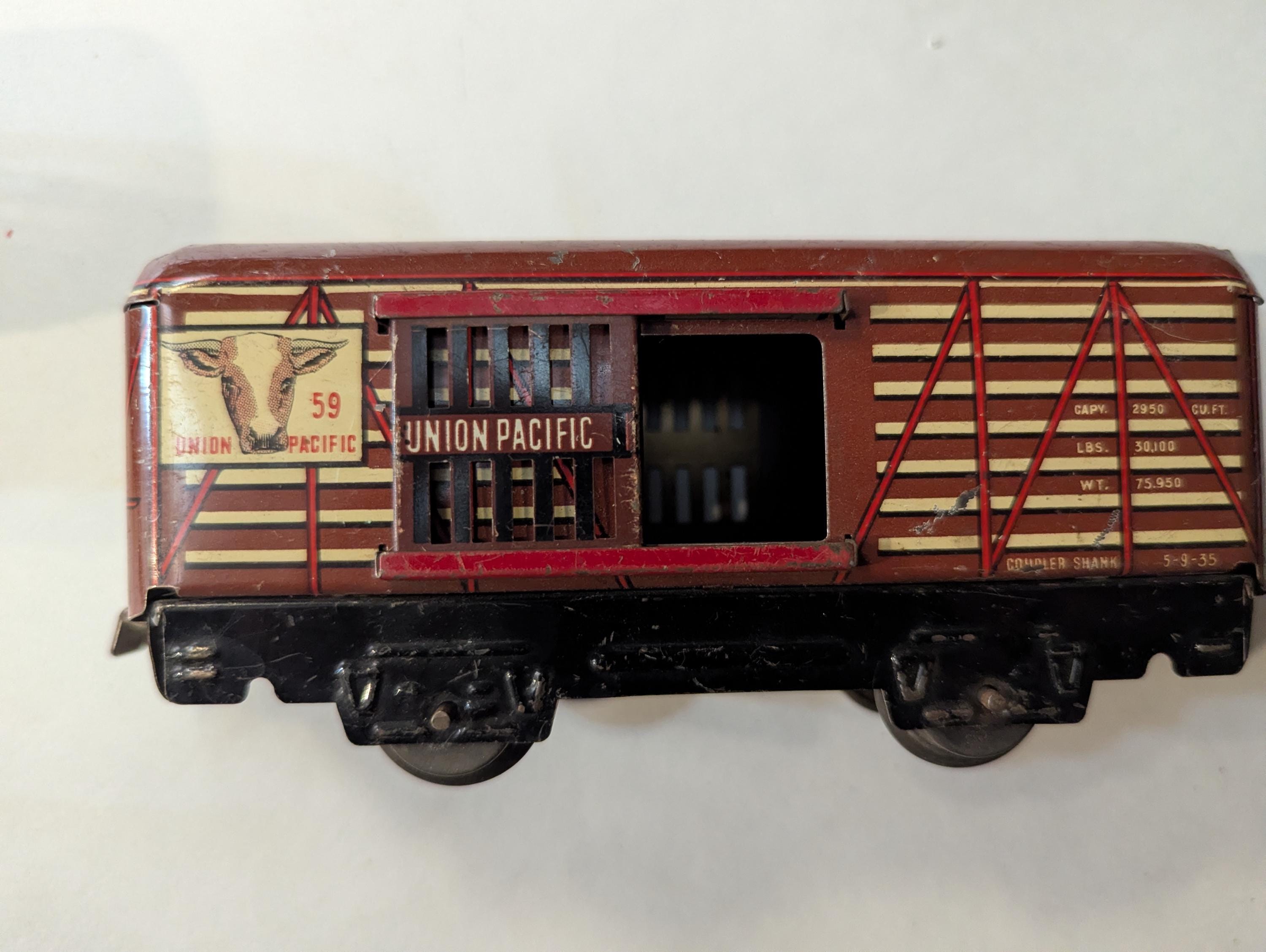Vintage 1930s Hafner Wind up Toy Train With Engine, Cars, and Caboose ...