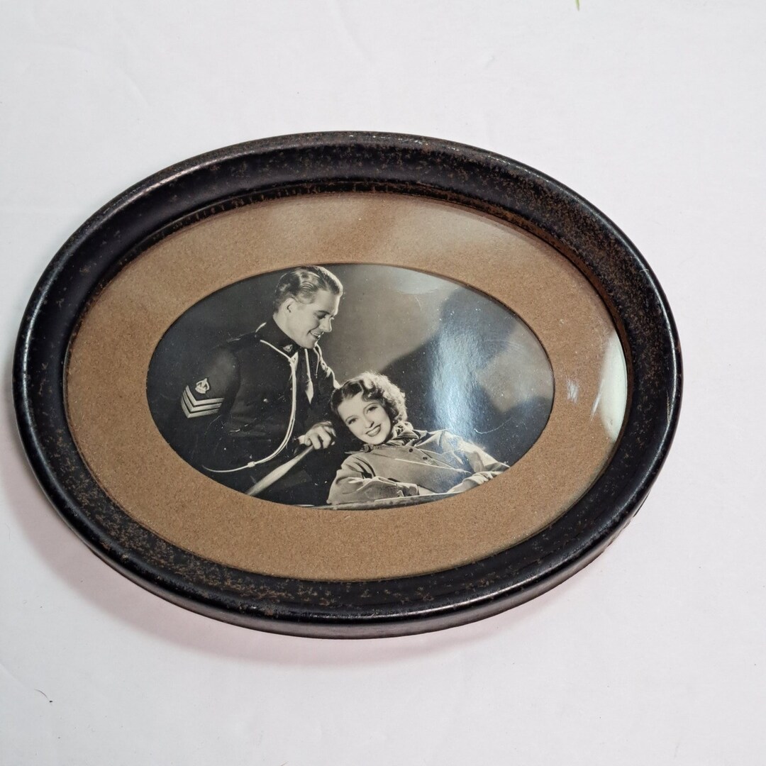 Vintage Oval Photo Frame With Mat and Couple 1930s Photo Military ...