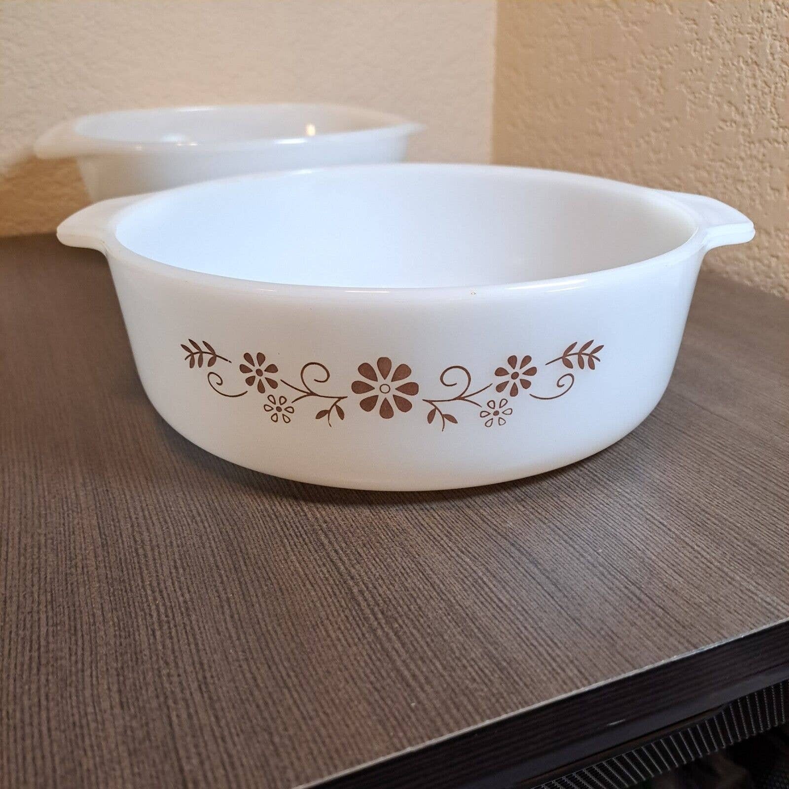 Vintage 1950s Dynaware Pyr-o-rey Brown Daisy Milk Glass Casserole ...