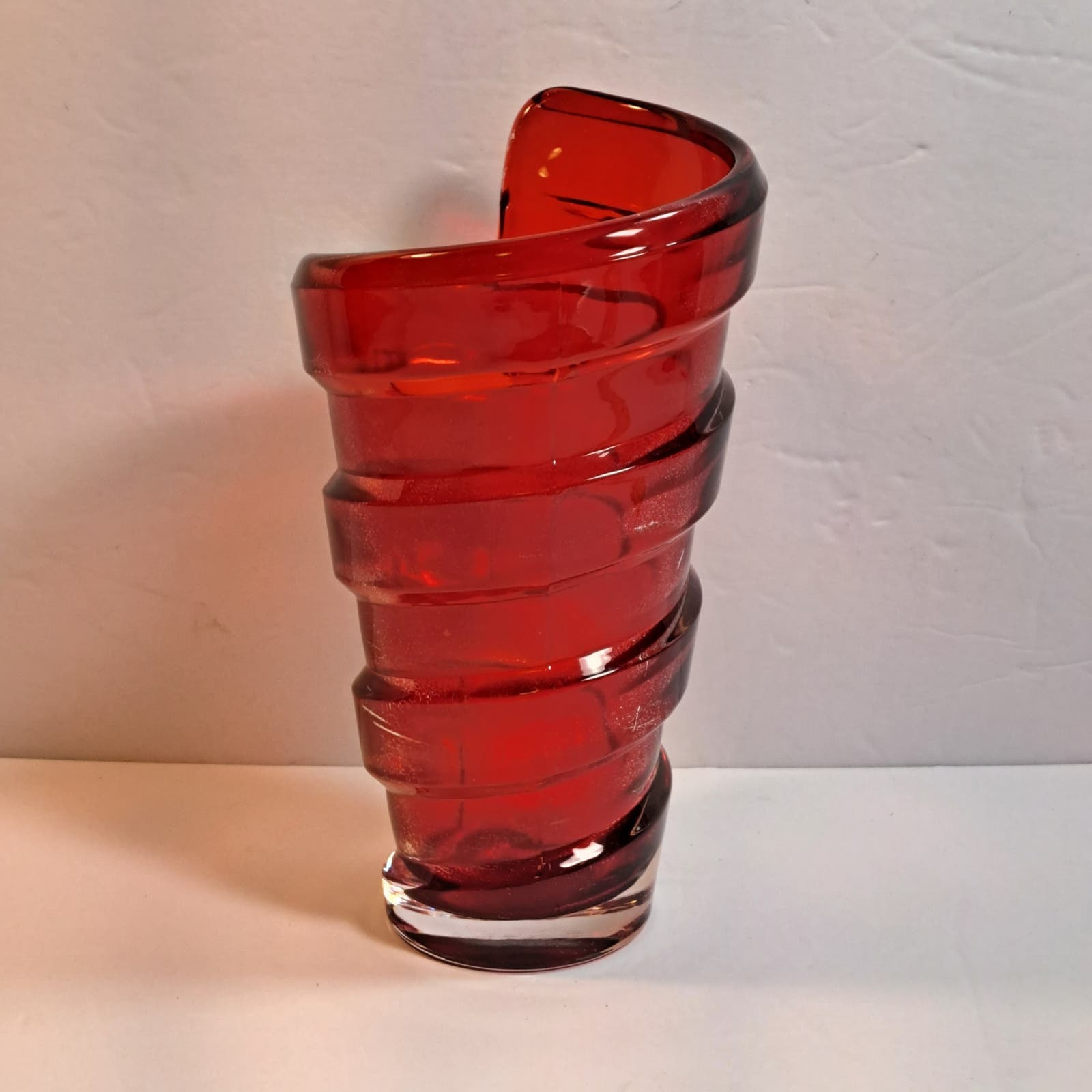 Vintage Ruby Red Spiral Swirl Art Glass Vase 9 Unmarked Centerpiece ...