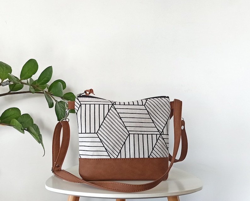 Bolsa transversal de linho: Bolsa de ombro em couro vegano com estampa ...