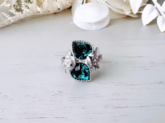 Emerald ring costume jewelry store